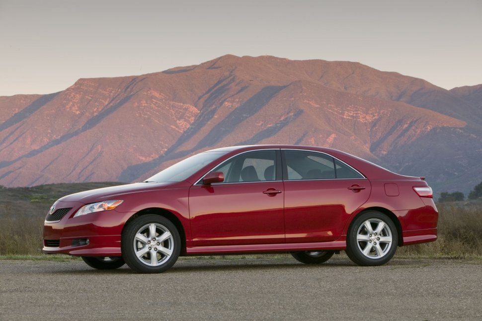 Toyota Camry technical specifications and fuel economy